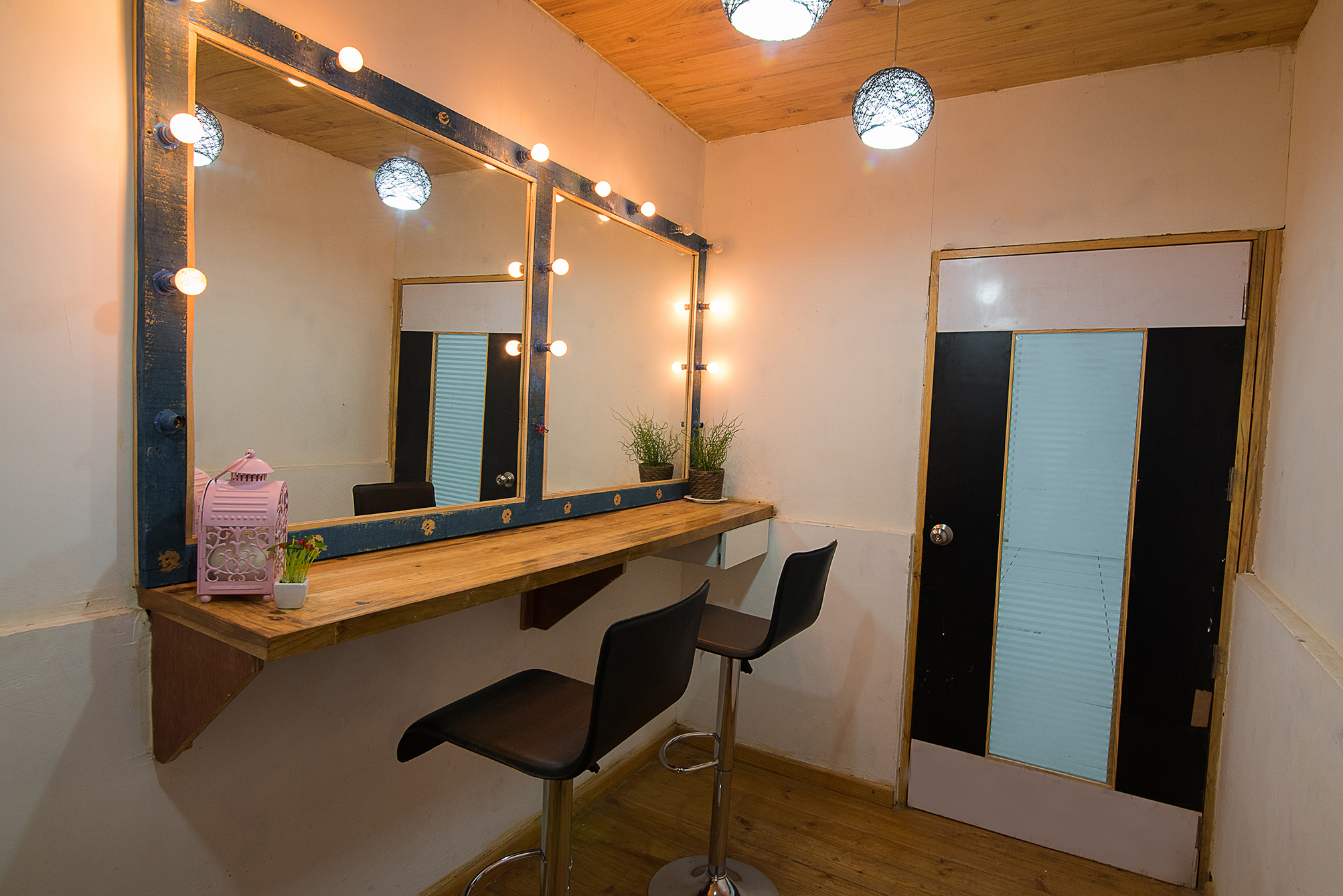 Photo Studio On Rent In Ahmedabad - Snapper Prachi Pvt Ltd